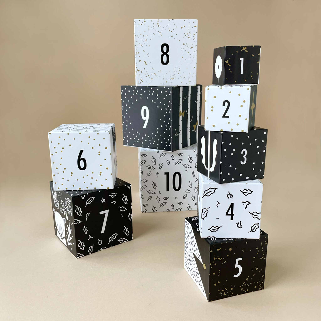 Black & White Nesting Blocks | Woodland Numbers